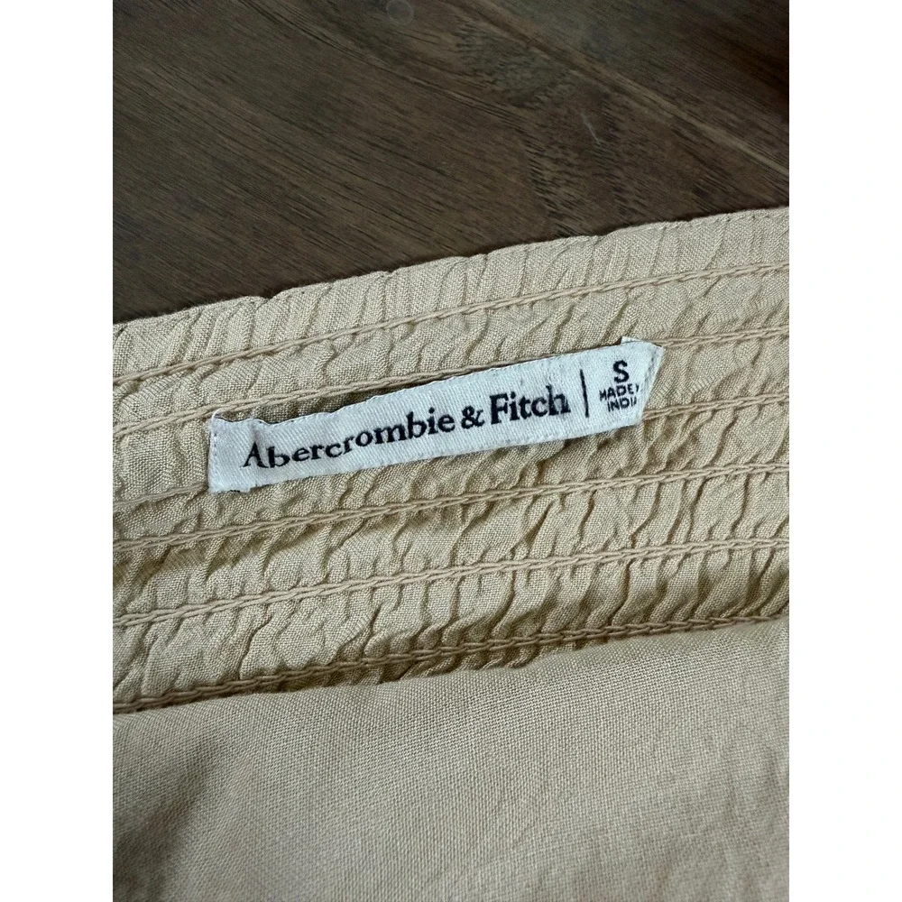 Abercrombie & Fitch | Tops | Abercrombie Fitch Smocked Puff Sleeve ...